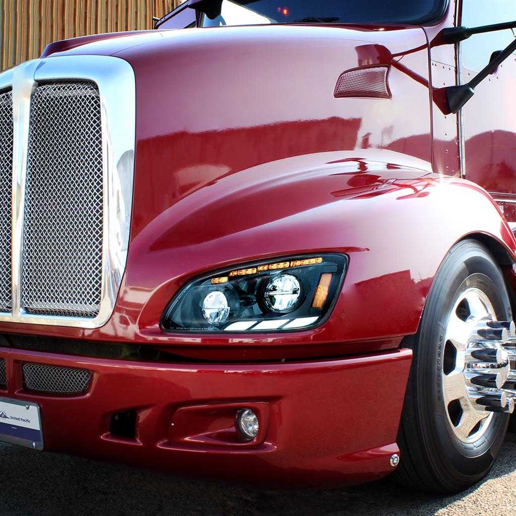 Headlight Bezel Chrome W/ Corner Lamp LH & RH (Fit