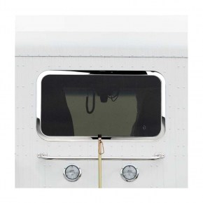 Exterior: Peterbilt Stainless Rear Sleeper Window Trim